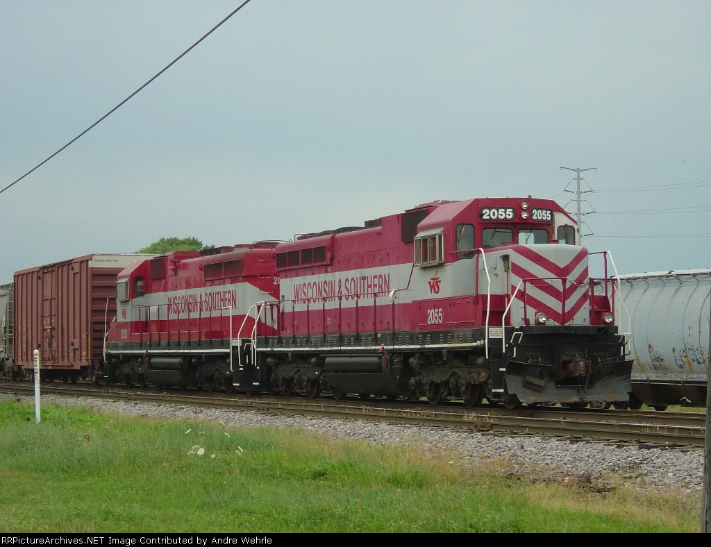 WSOR 2055 and 2052 waiting for a crew